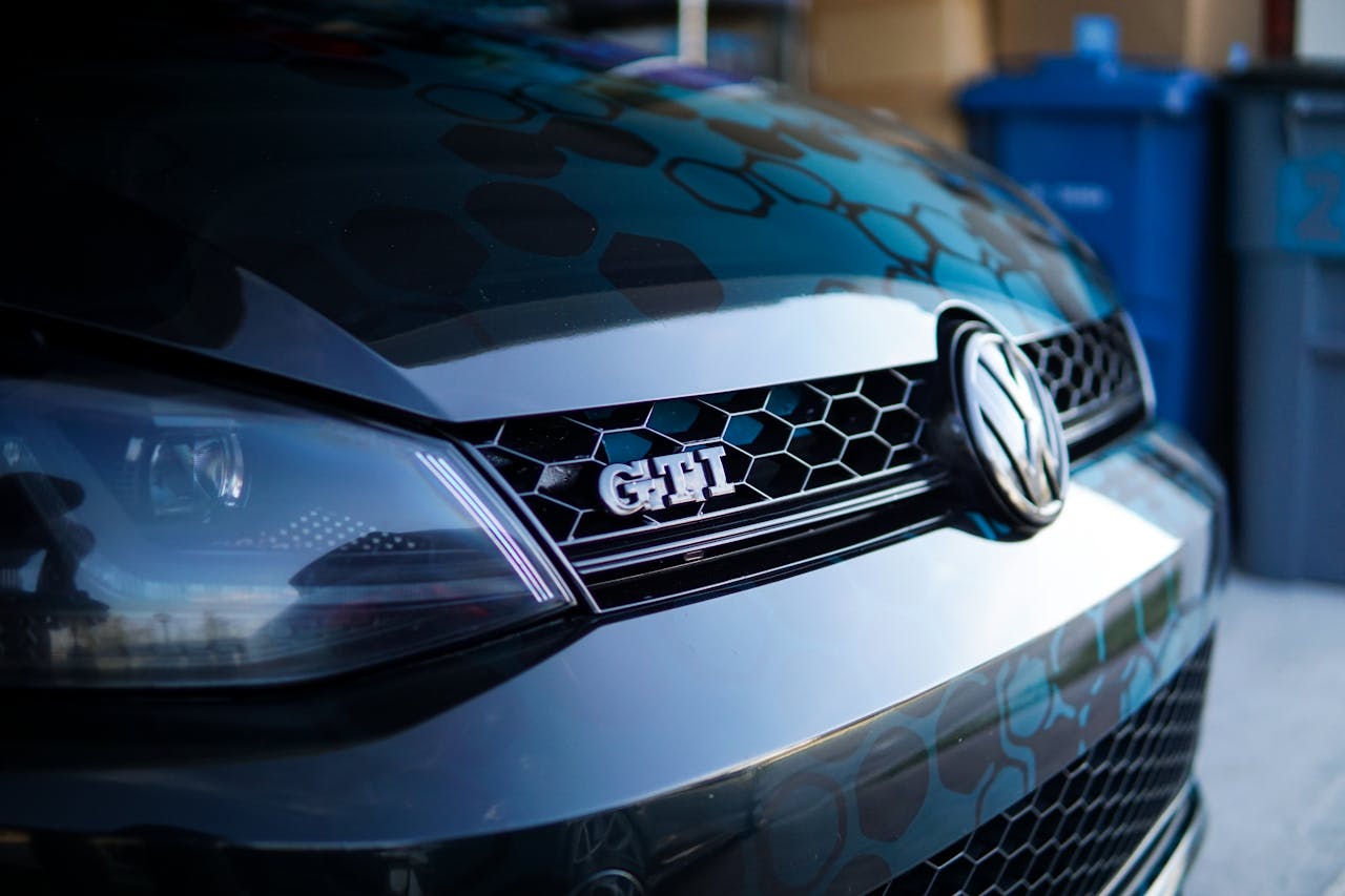 12 Benefits of Installing a Bonnet Protector on Your Car